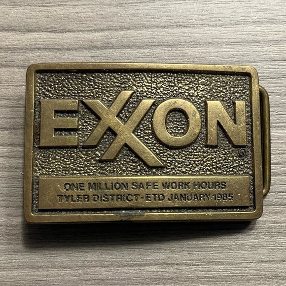 Blue Bayou | Accessories | Vintage 985 Exxon Tyler District 100000 Man ...